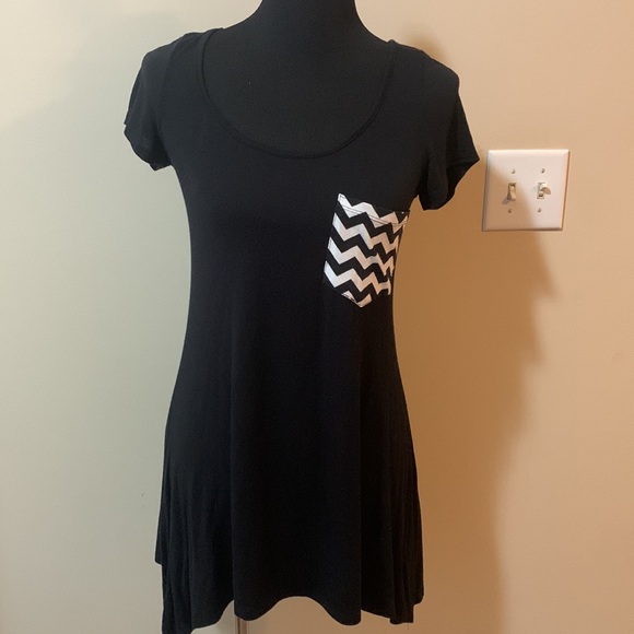 Vanilla Bay | Tops | Euc Long Chevron Pocket Tee | Poshmark